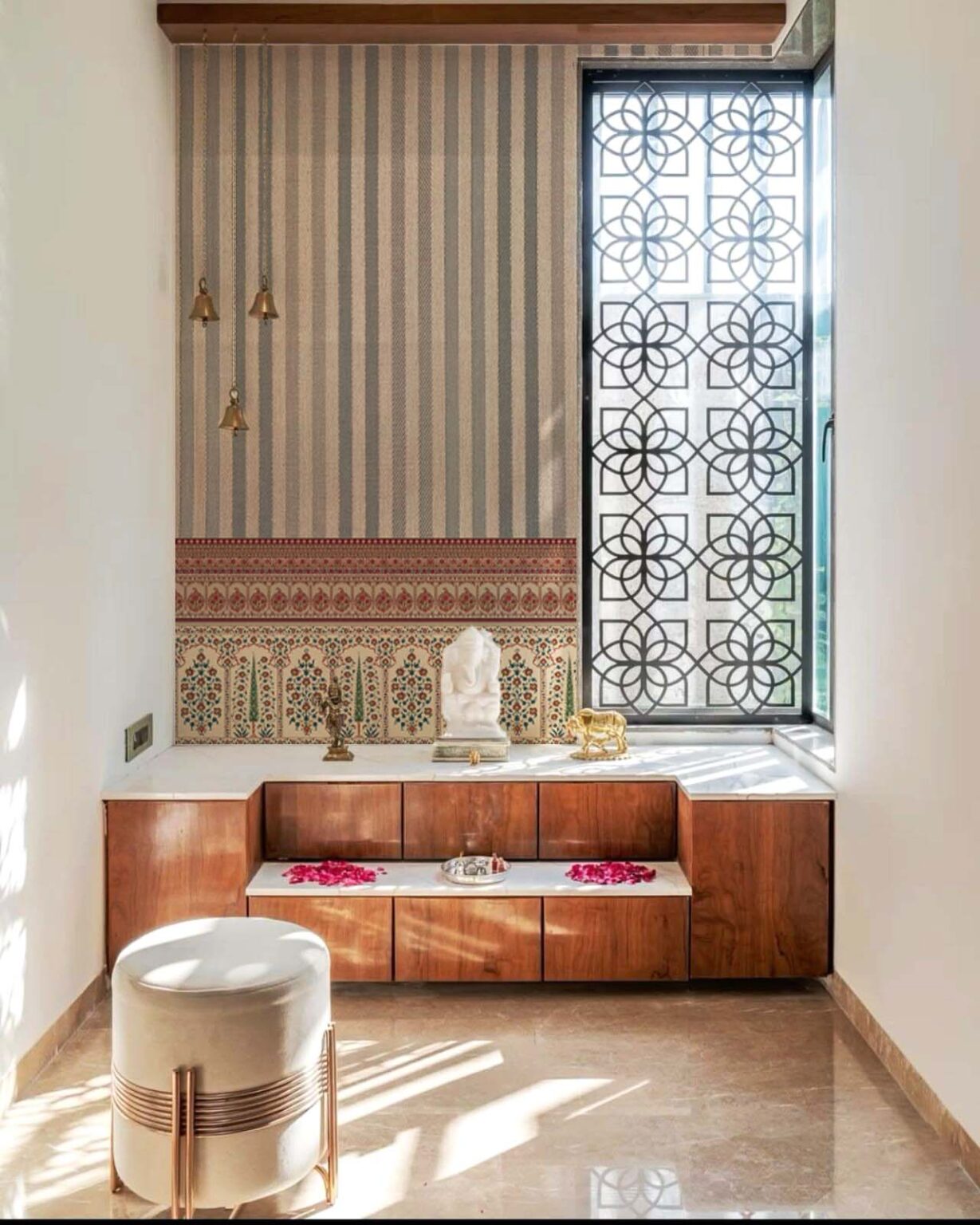 Saaj, Premium Ethnic Indian Kalamkari Design Wallpaper Mural ...